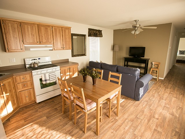 Luxury Cabins | Kansas City, MO