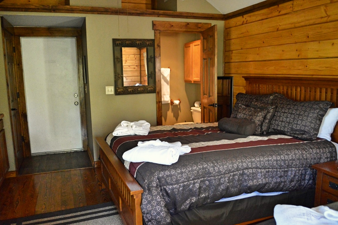 Standard Cabins - Morrell Ranch